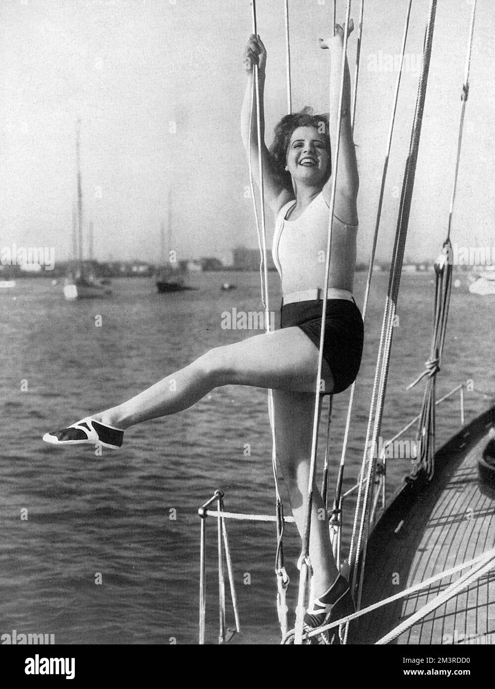 It girl clara bow hi-res stock photography and images - Alamy