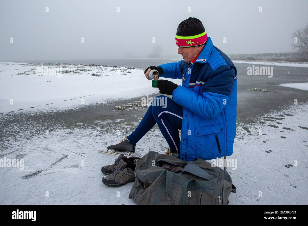 Fen skater hi-res stock photography and images - Alamy