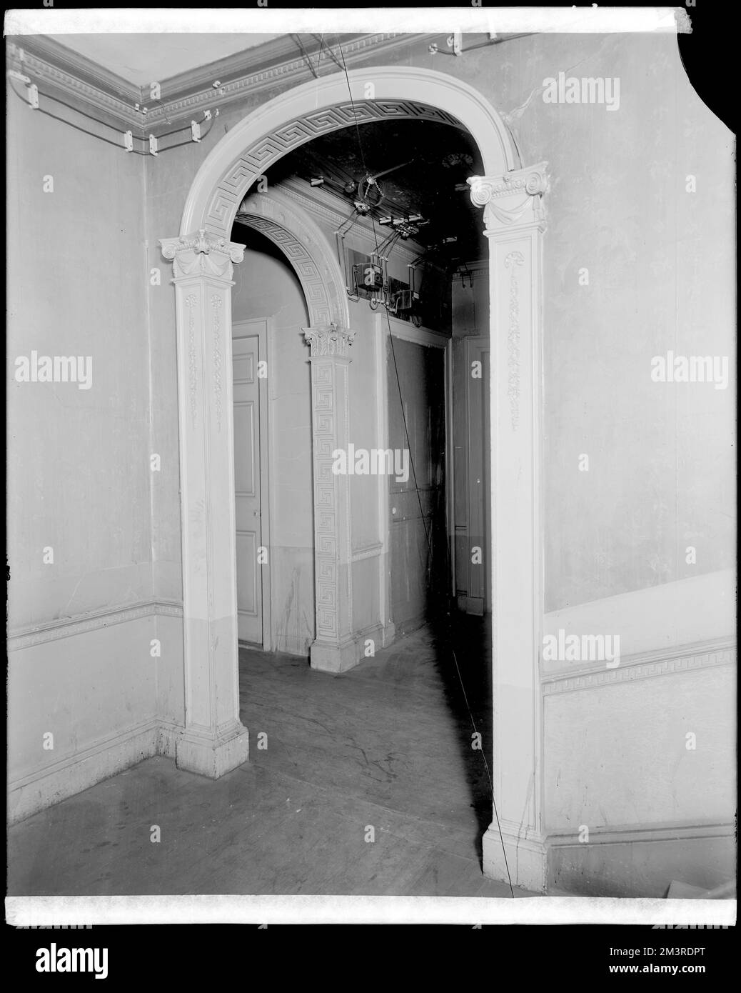 Salem, 204-206 Essex Street, interior detail, arches, Ezekiel Hersey ...