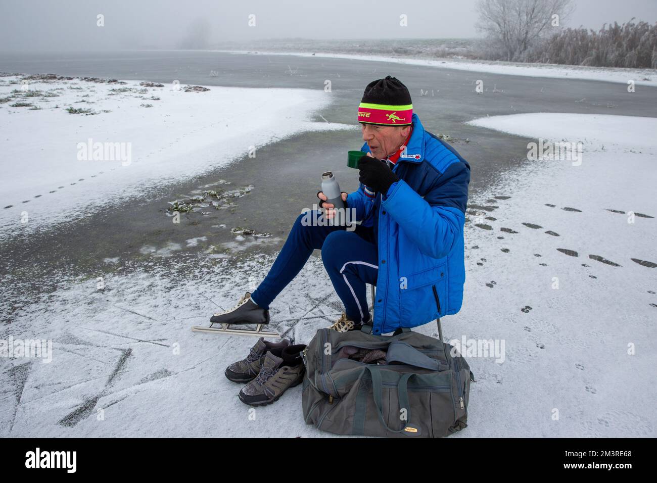 Fen skater hi-res stock photography and images - Alamy