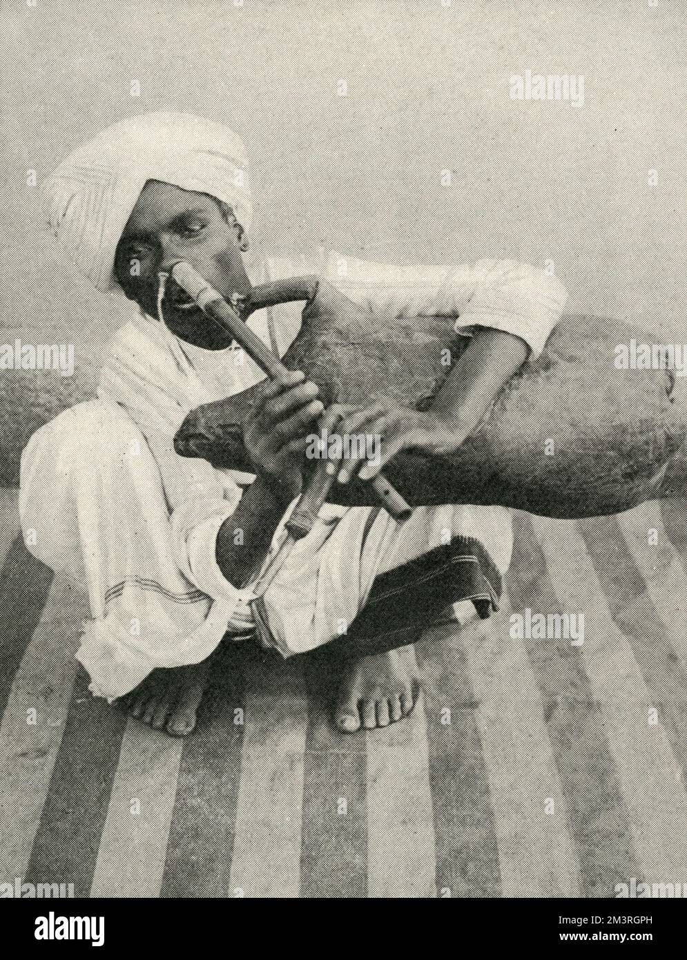 Nose flute india hi-res stock photography and images - Alamy