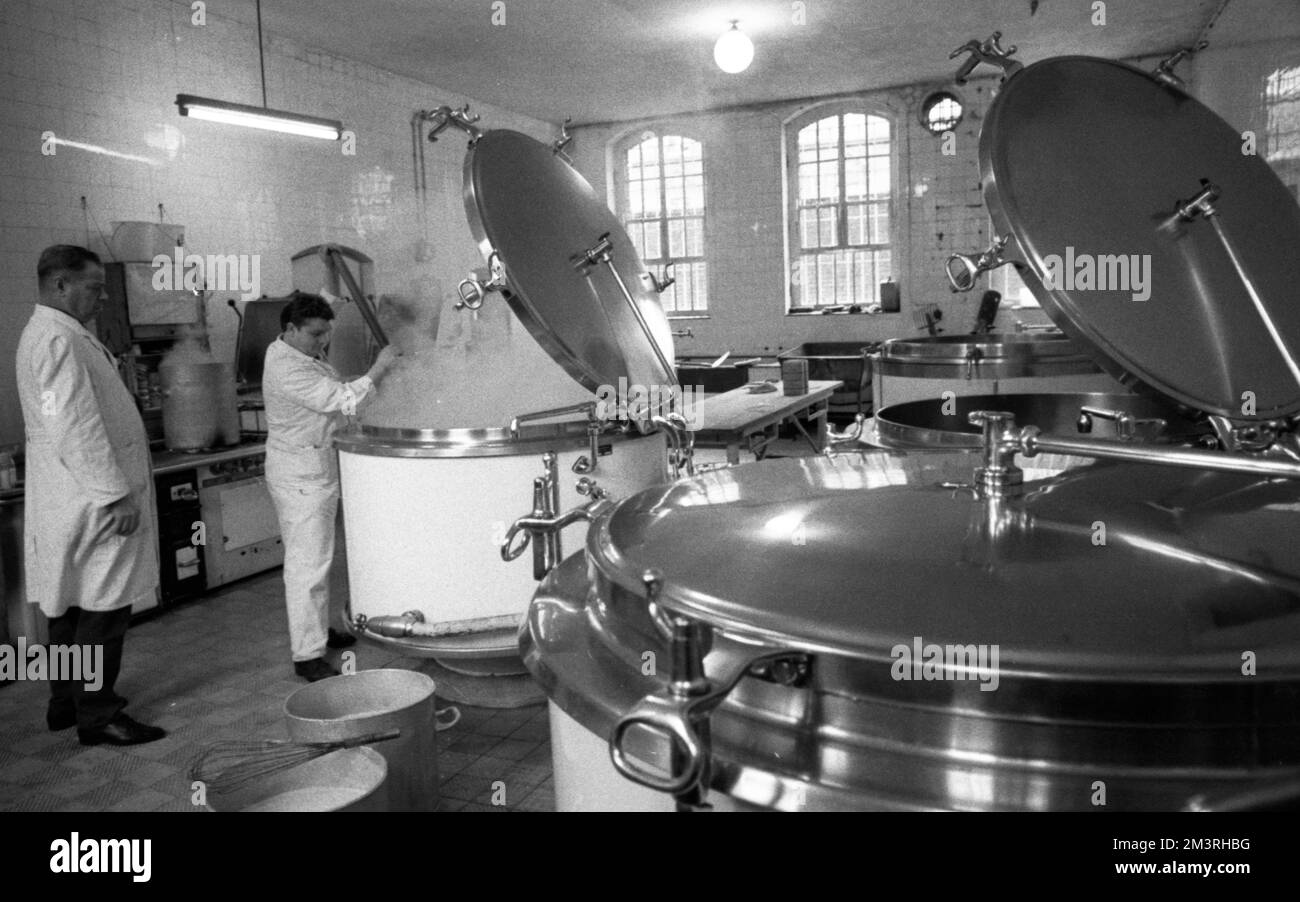 Life in the prisons and penitentiaries Werl, Butzbach and Muenster in ...