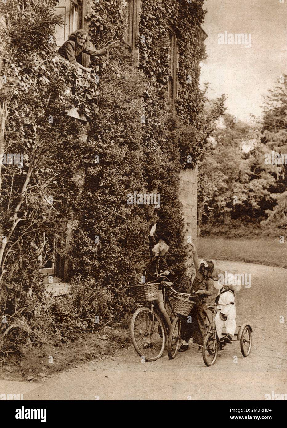 Author and playwright Daphne du Maurier(1907-1989) waving goodbye to ...