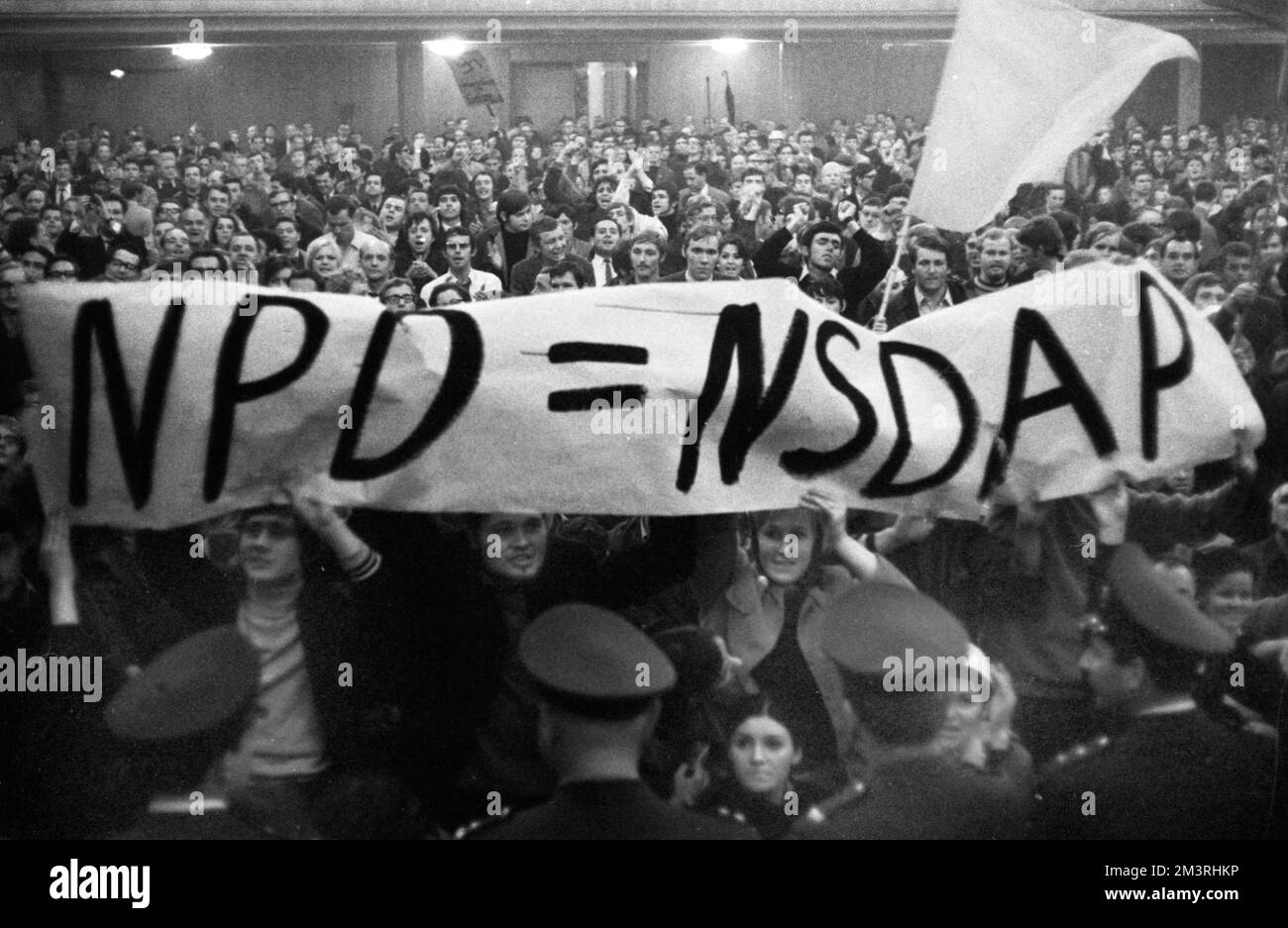 The activities of the peace movement in the Ruhr area in the years 1965 ...