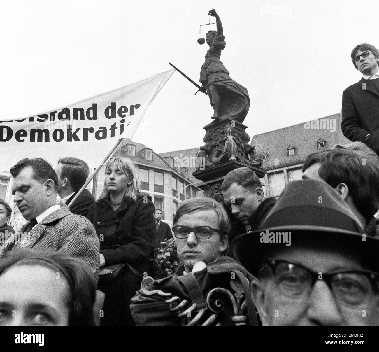 Labor and democracy forces hi-res stock photography and images - Alamy