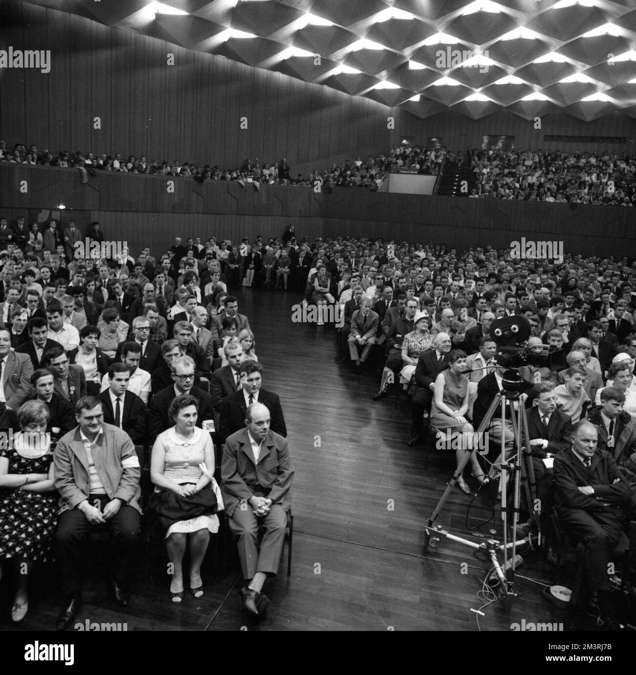 Ig report hi-res stock photography and images - Alamy