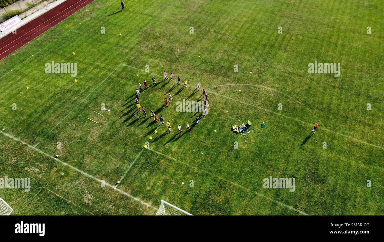 Circle of people standing aerial hi-res stock photography and images ...