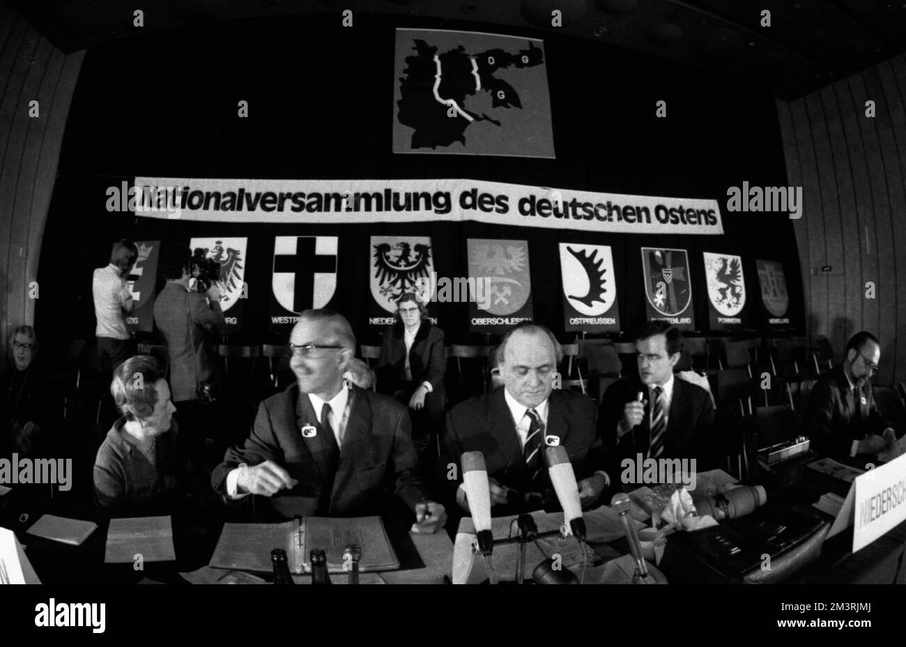 The Aktion Widerstand and the Gemeinschaft Ostdeutscher ...