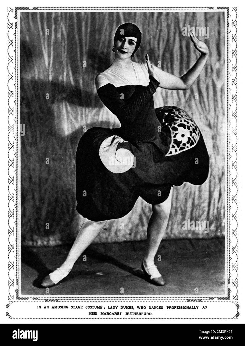 Lady dancers hi-res stock photography and images - Alamy