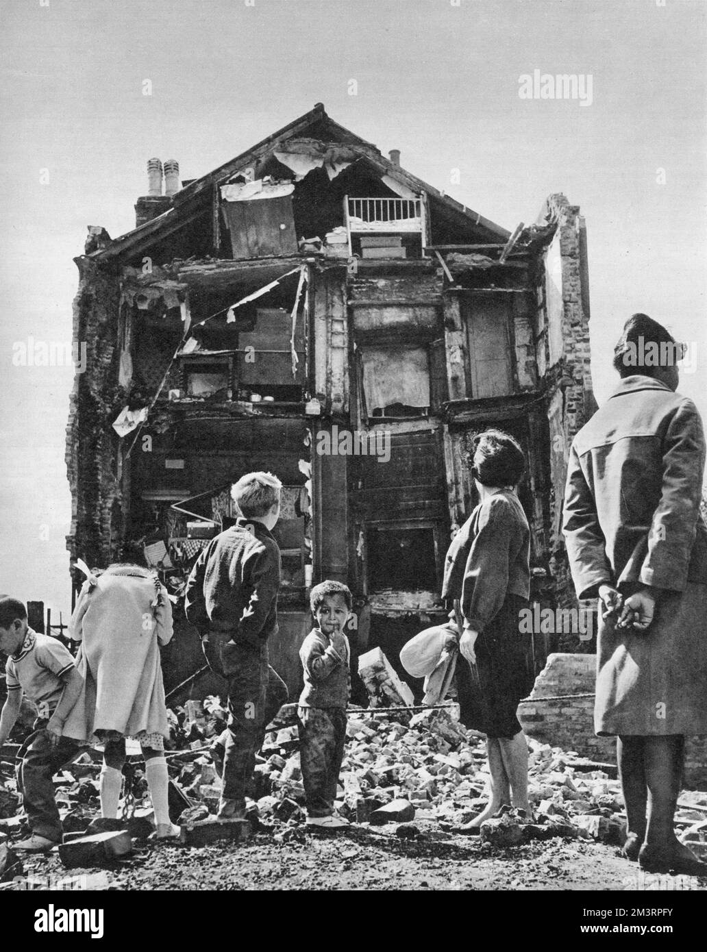 Collapsed house in Swedenborg Square, Stepney Stock Photo - Alamy