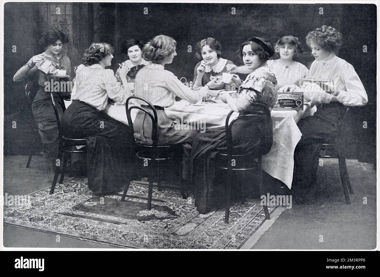 Edwardian Ladies Having Tea 1910 Stock Photo - Alamy