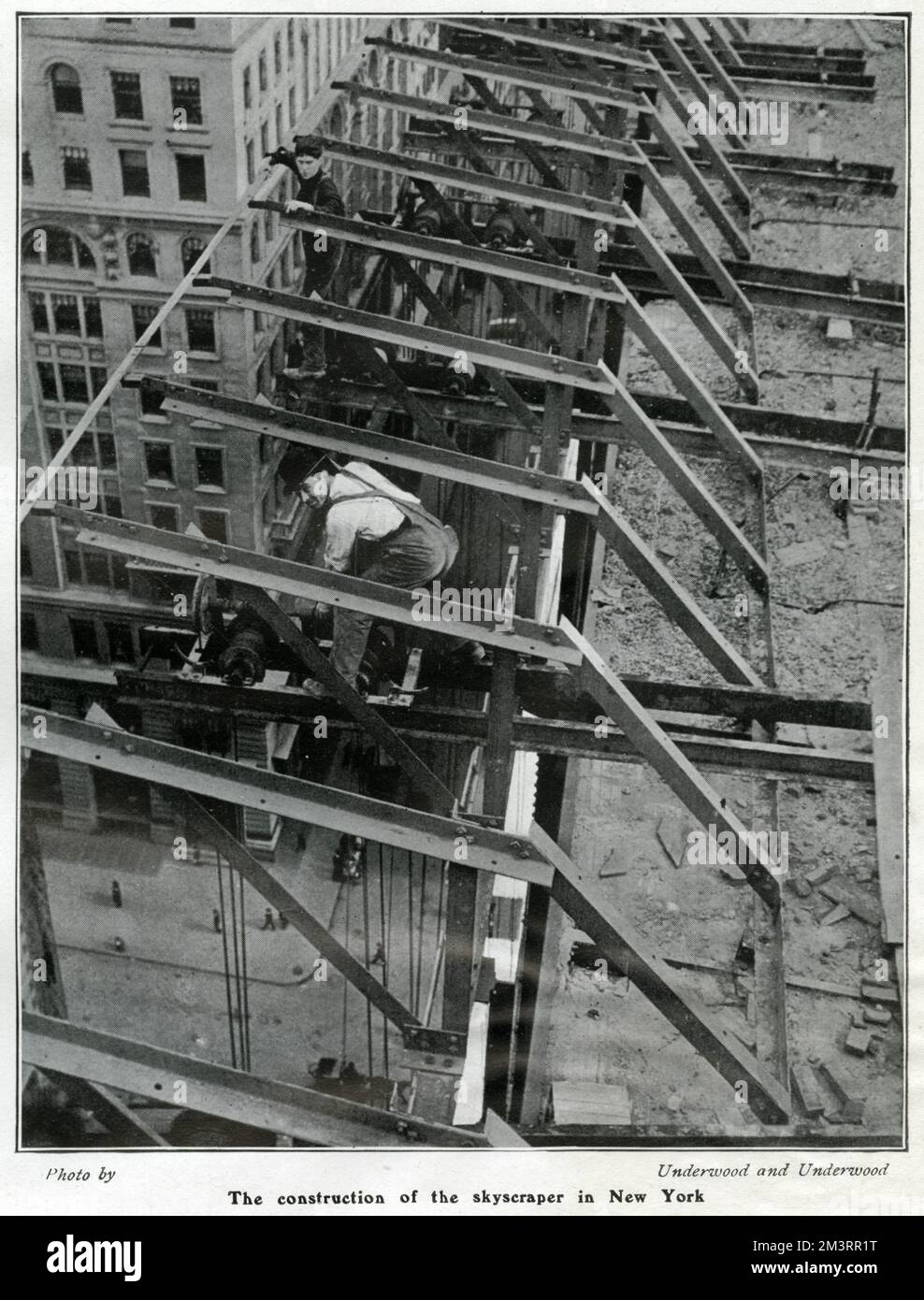 New york skyscraper construction 1900s hi-res stock photography and ...