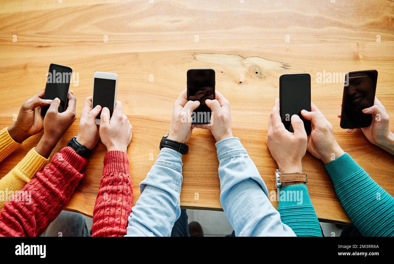 Group messaging hi-res stock photography and images - Alamy