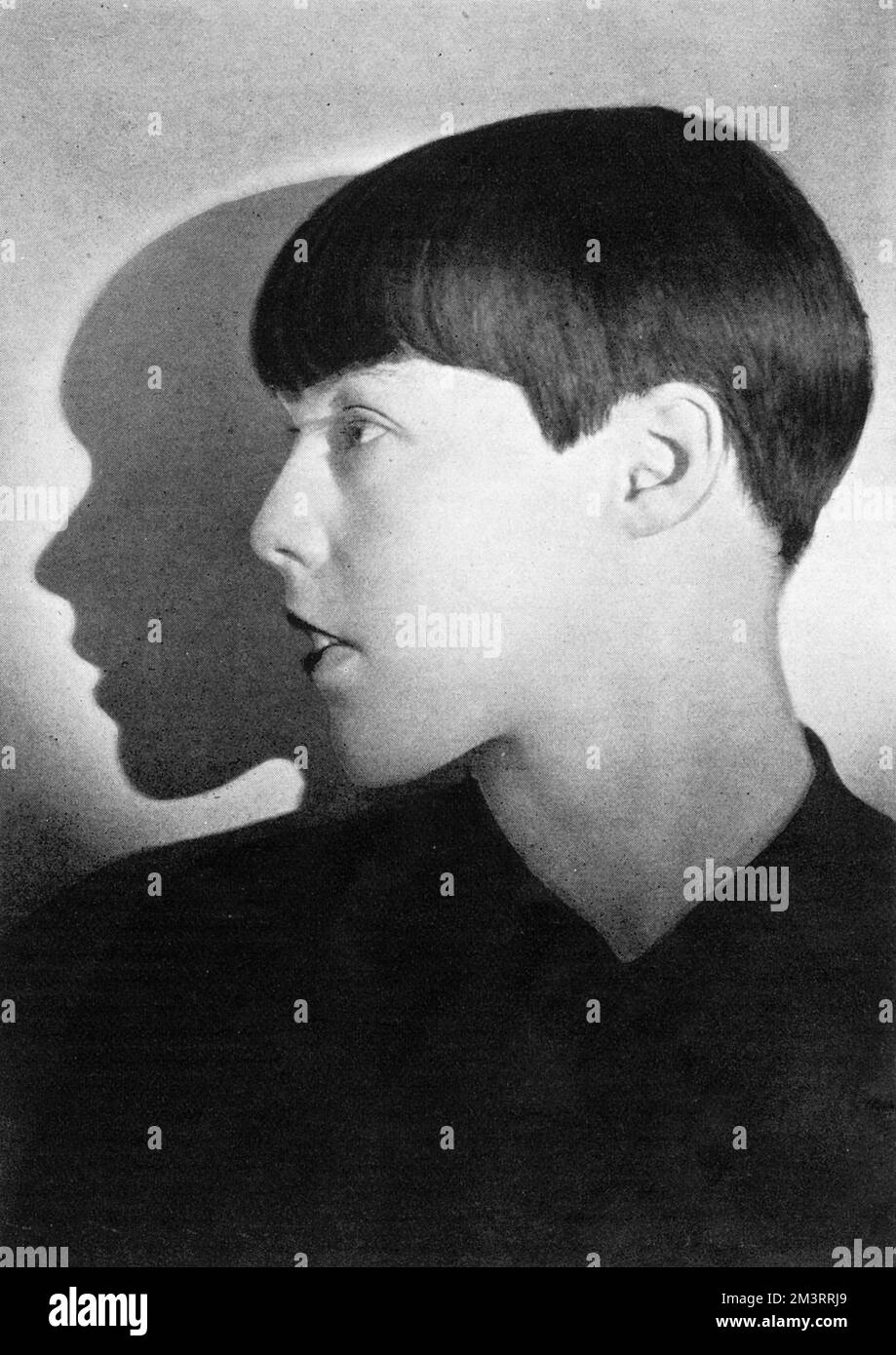 Fraulein von Poremski and her cropped hair, 1928 Stock Photo - Alamy