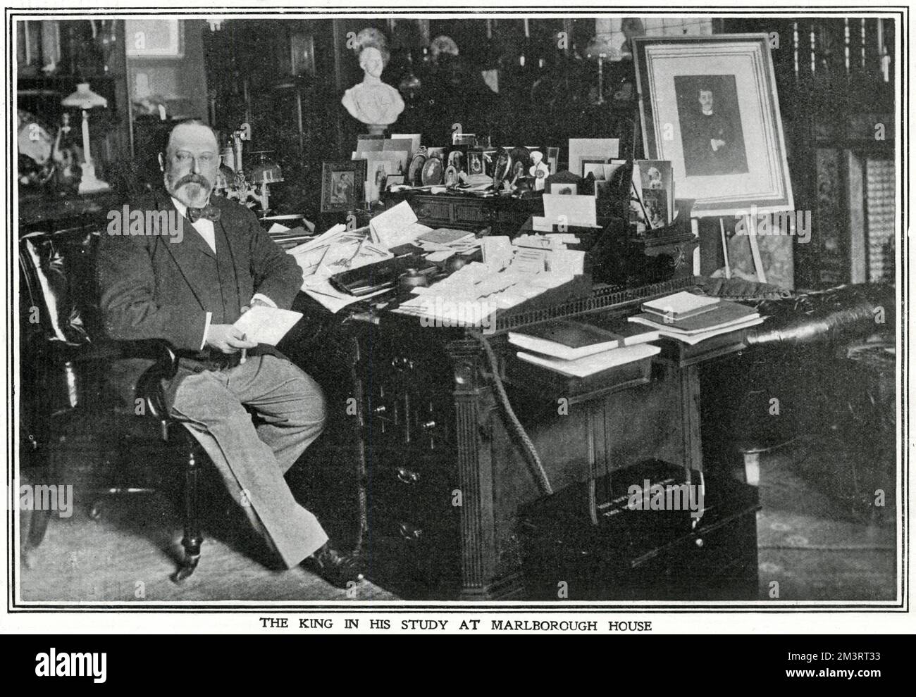 Edward king desk hi-res stock photography and images - Alamy
