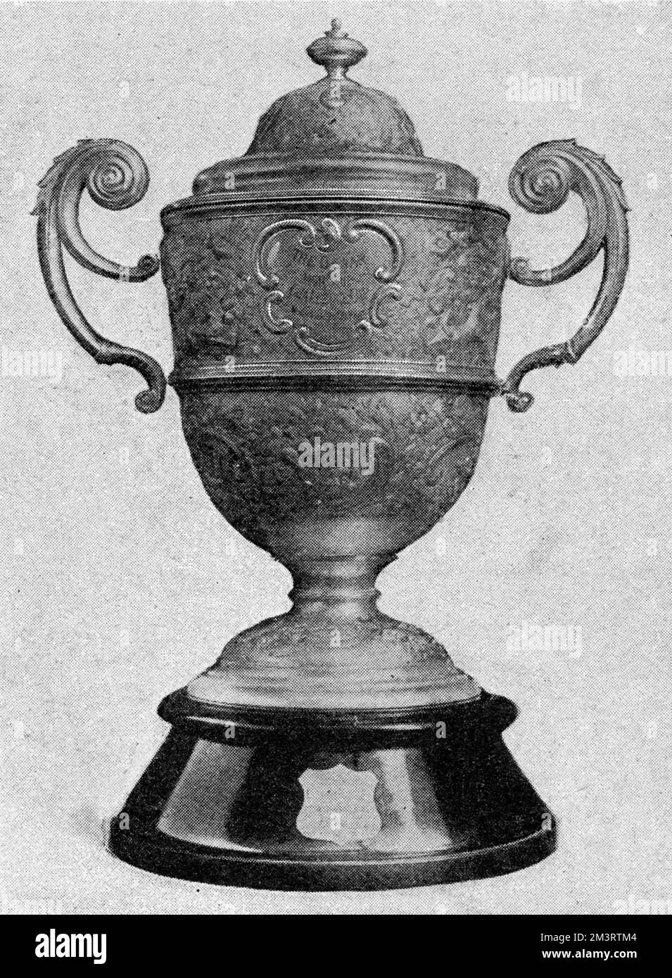 With the dewar challenge trophy hi-res stock photography and images - Alamy