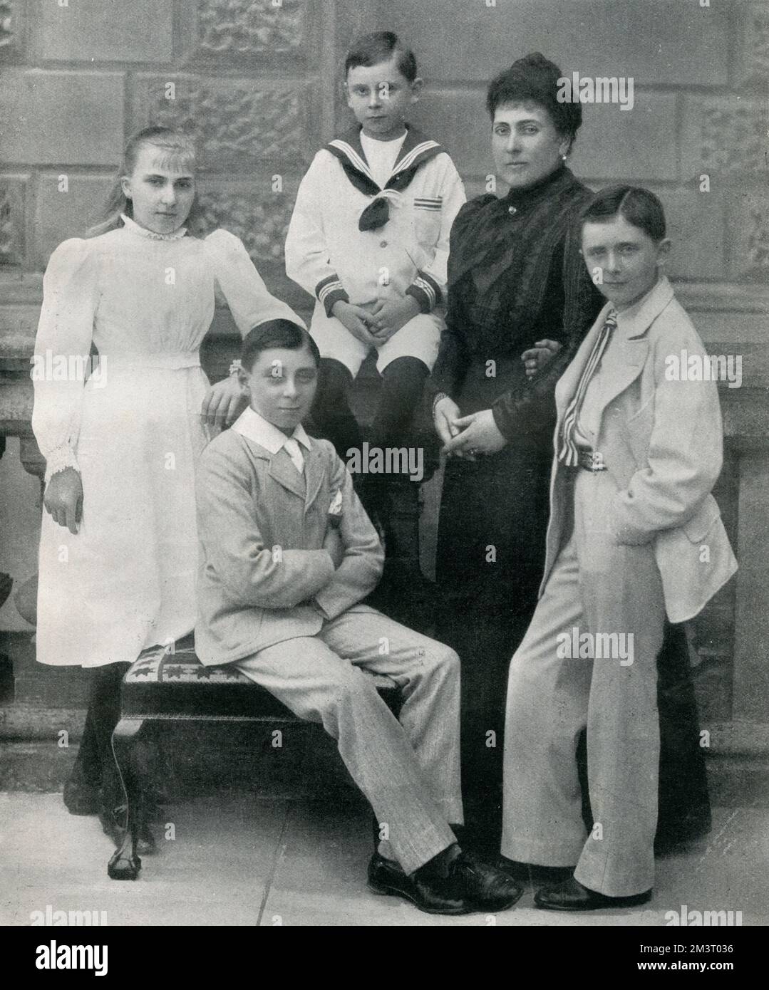 Princess Henry of Battenberg and her children Stock Photo - Alamy