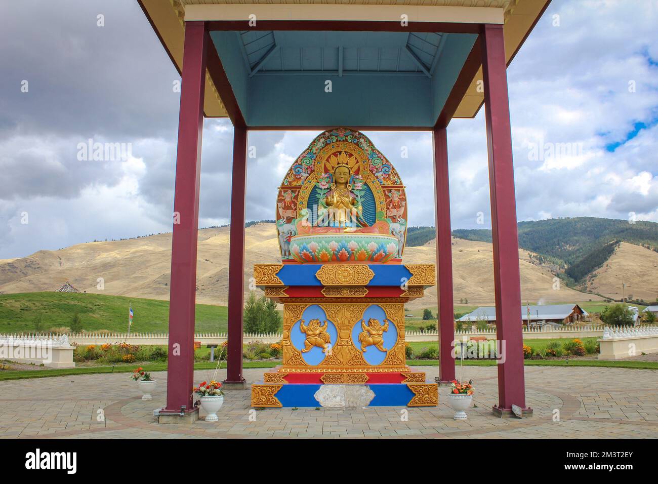 Statue at Garden of 1000 Buddhas in Arlee, Montana Stock Photo - Alamy