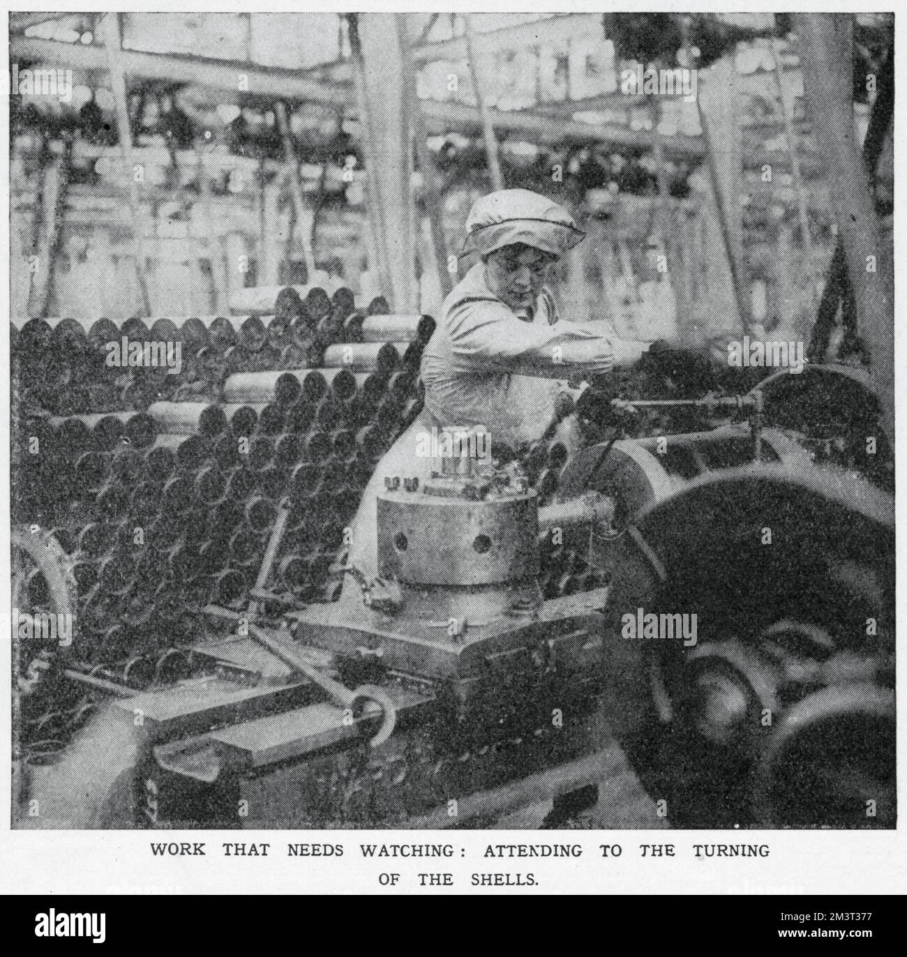 Vickers Munition Factory - Turning of the Shells 1915 Stock Photo - Alamy
