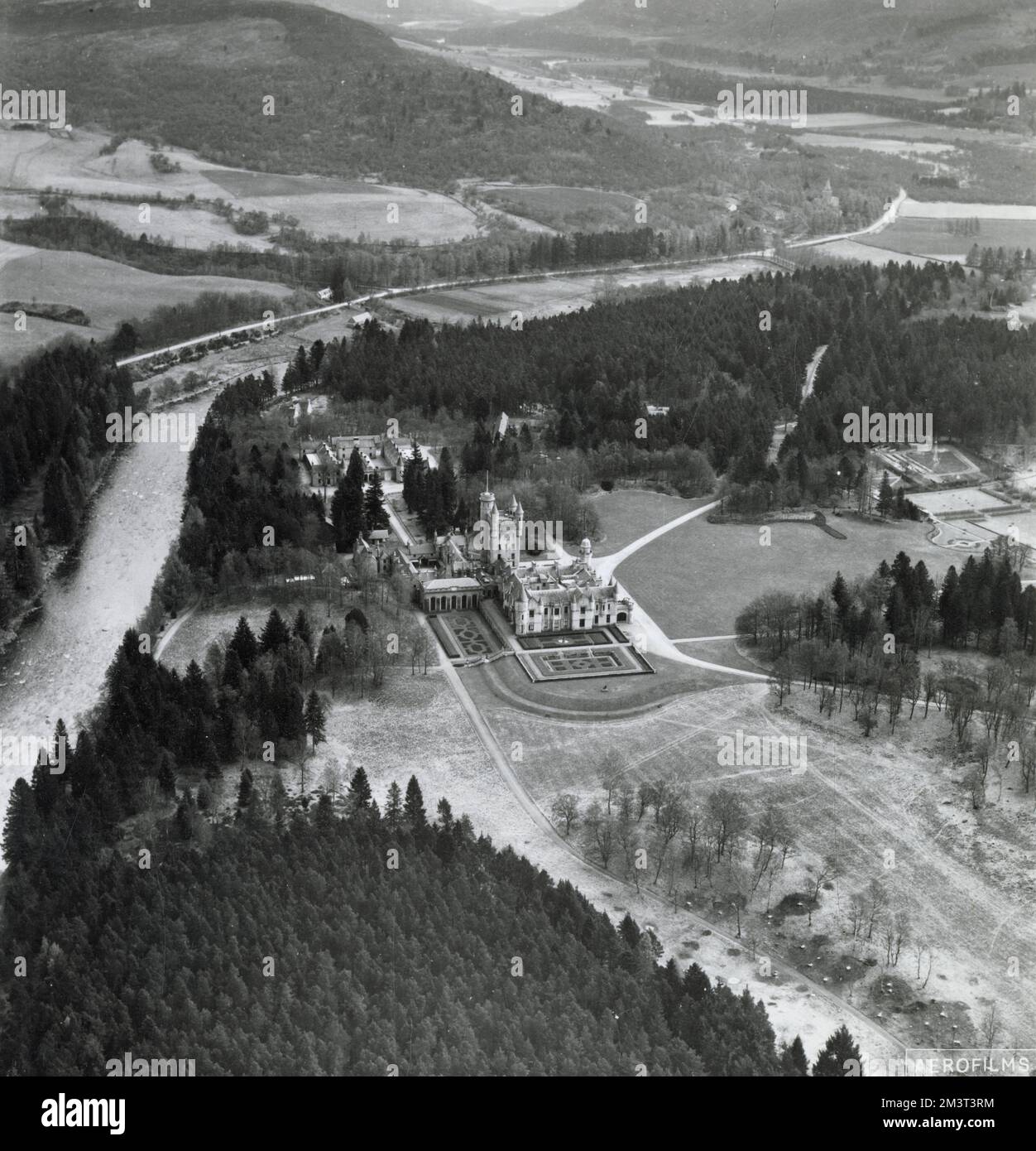 Balmoral castle aerial hi-res stock photography and images - Alamy