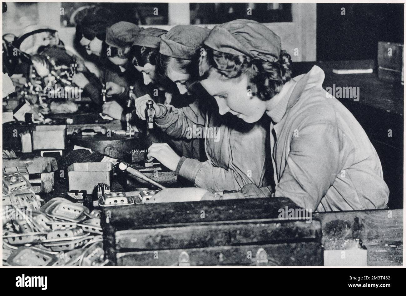 Spitfire factory woman hi-res stock photography and images - Alamy