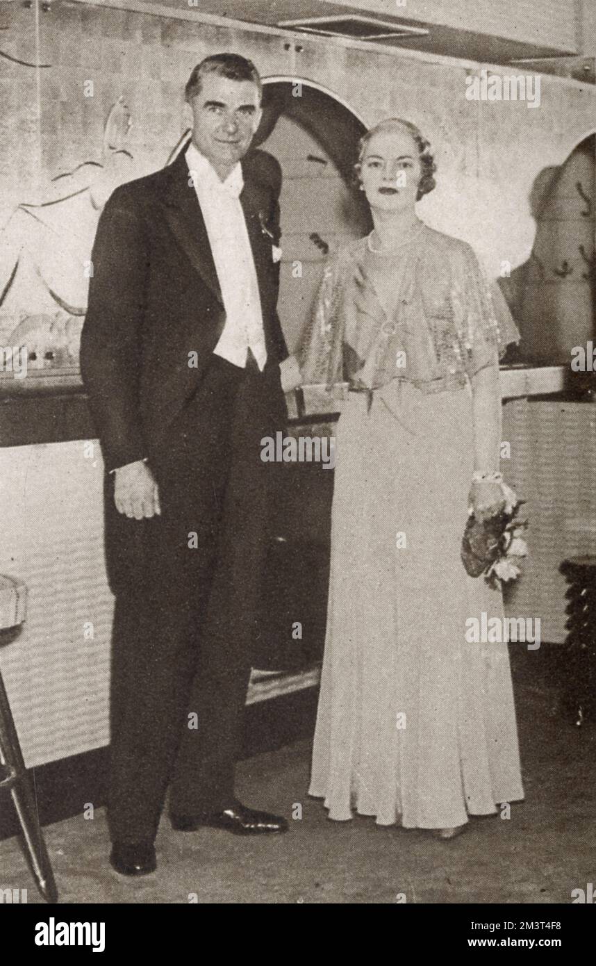 Mr and Mrs Robert Sweeny Stock Photo - Alamy