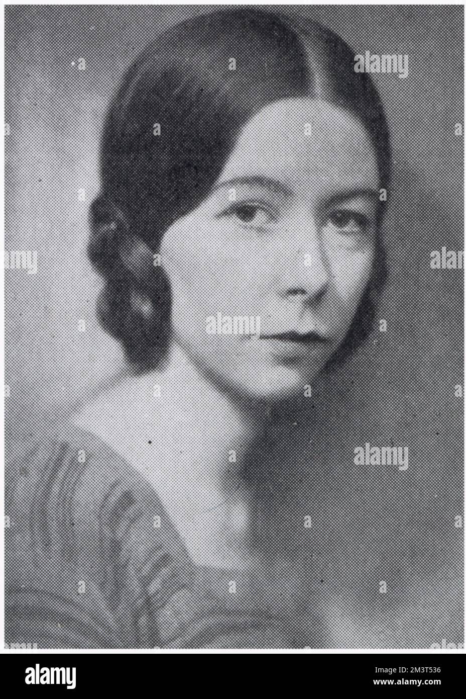 Eileen Robey, portrait painter and daughter of music hall and comedy ...