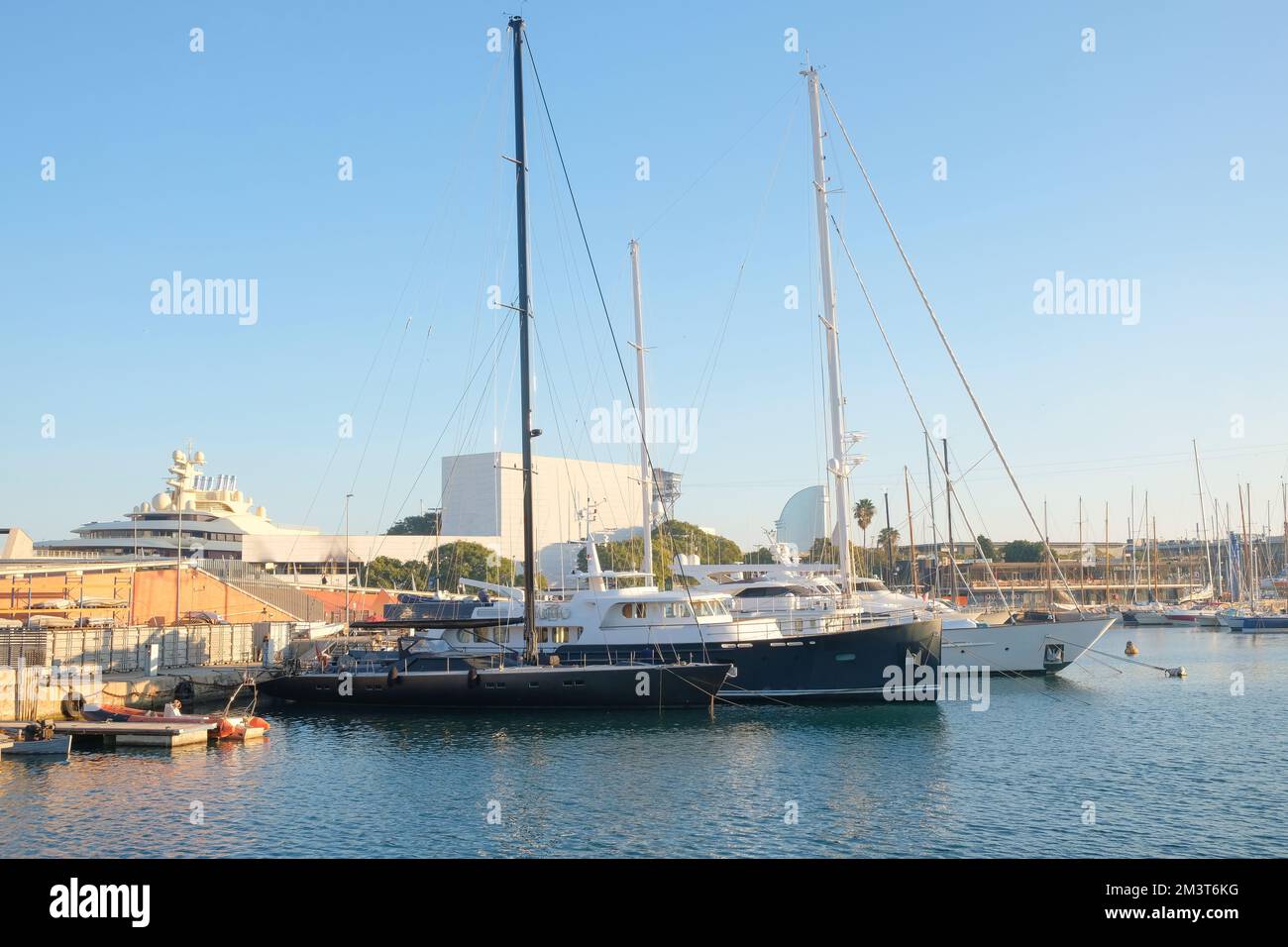 Modern yachts hi-res stock photography and images - Alamy