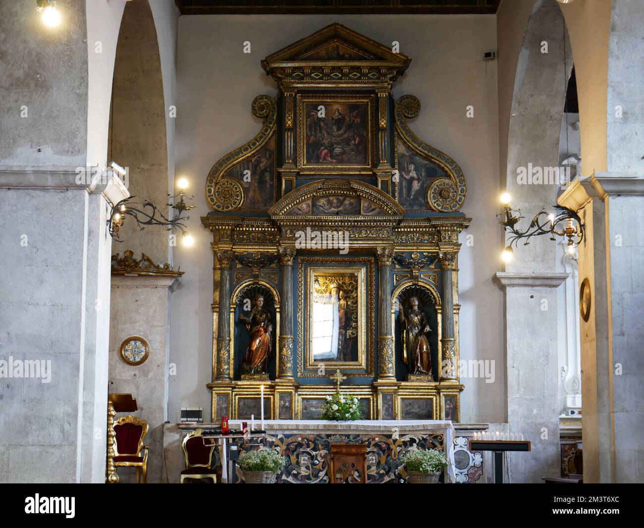 Pescocostanzo - Abruzzo - Parts of the interior of the church of Santa ...