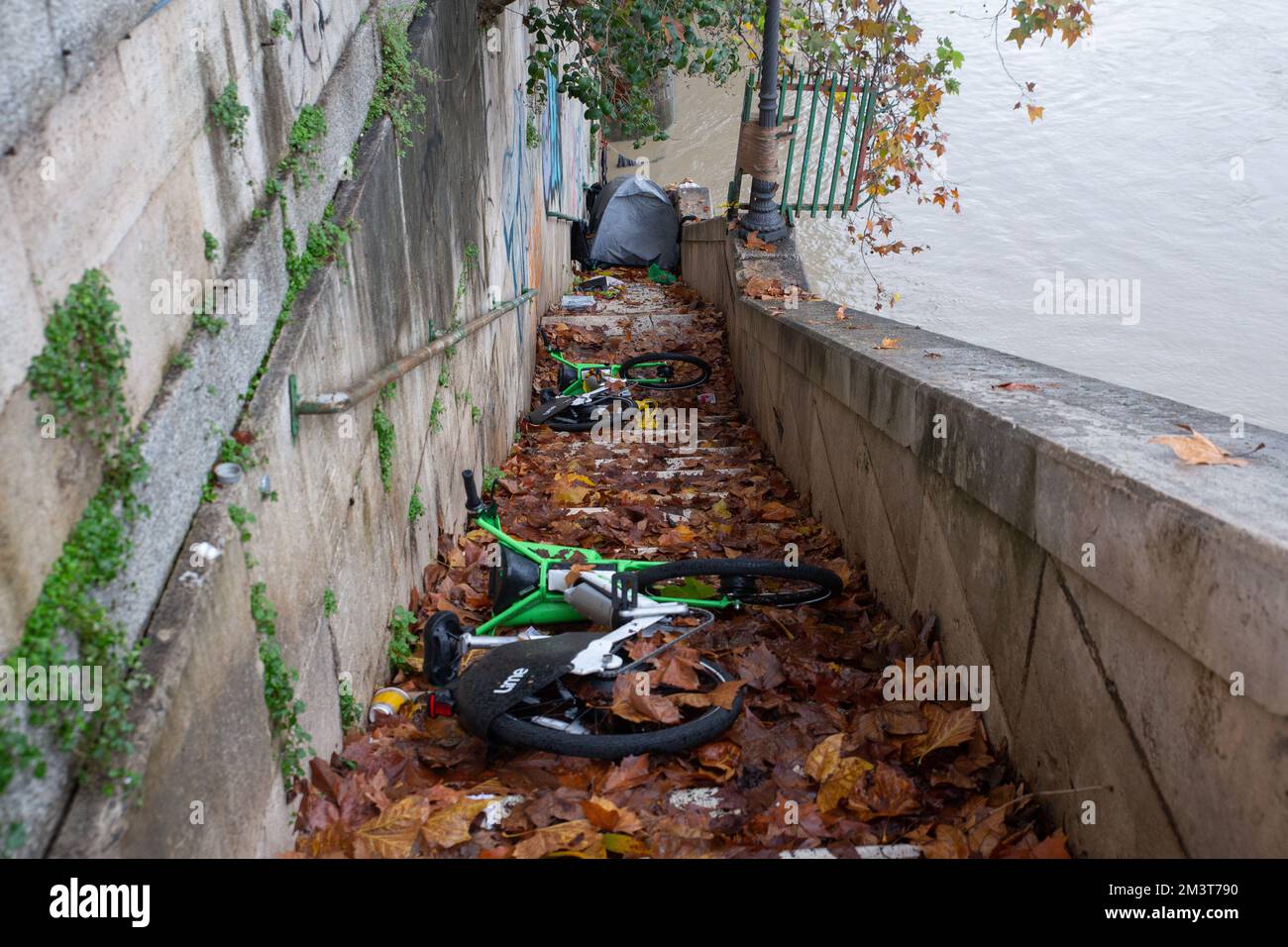 View of one of the accesses to the flooded Tiber (Photo by Matteo ...