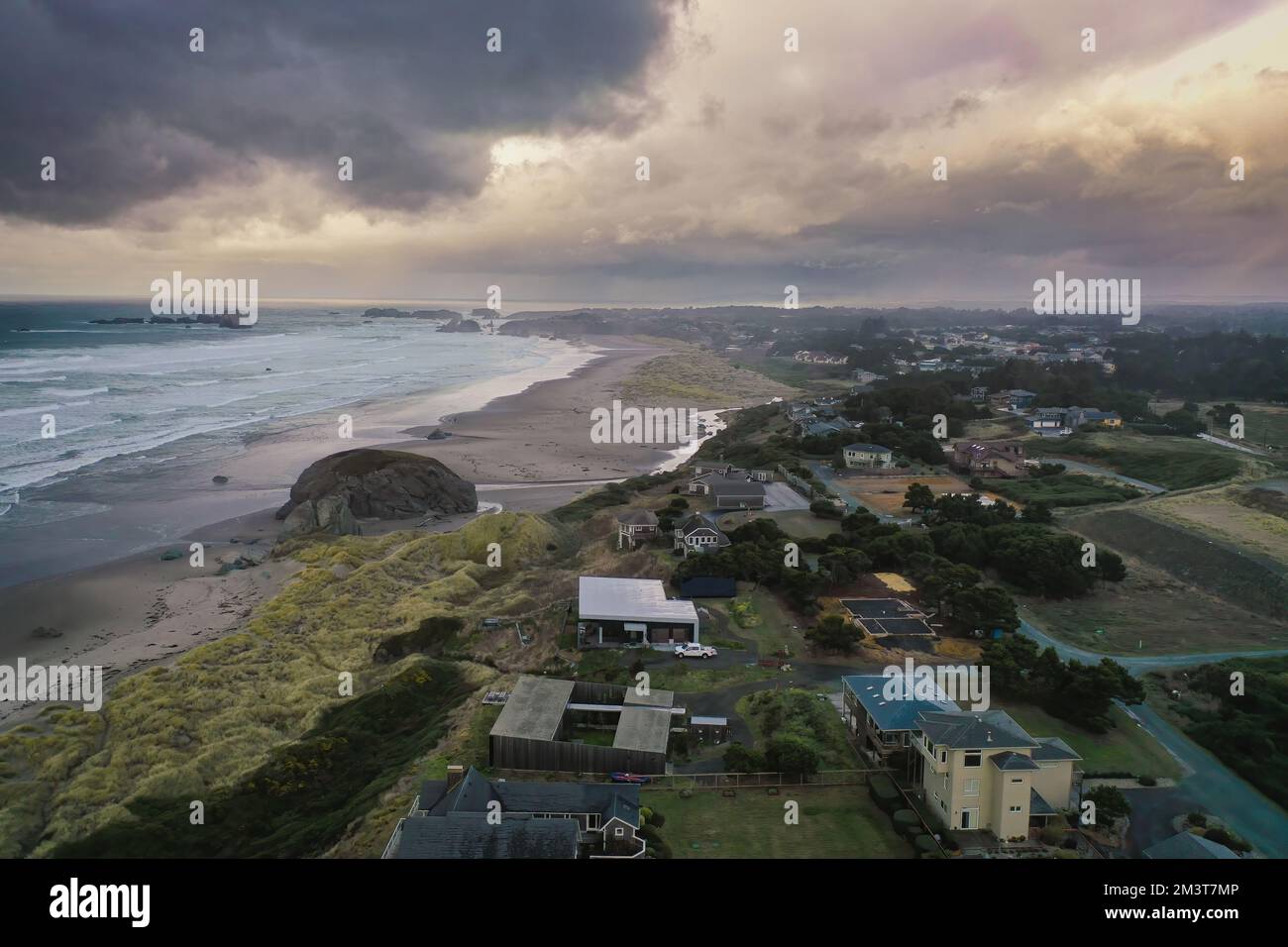 Cold oregon coast hi-res stock photography and images - Alamy