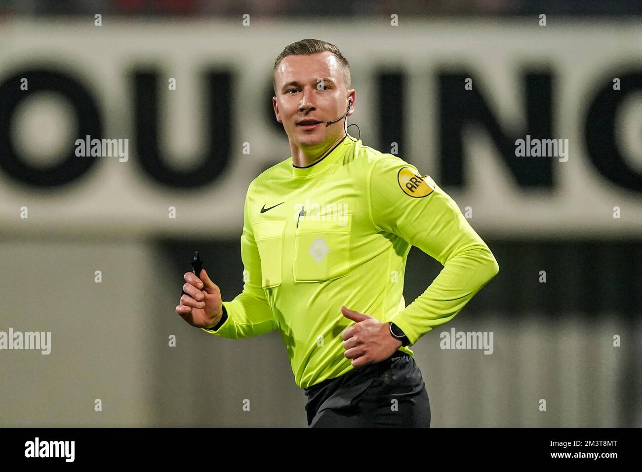 HELMOND, NETHERLANDS - DECEMBER 16: referee Martijn Vos looks on during the Dutch ...