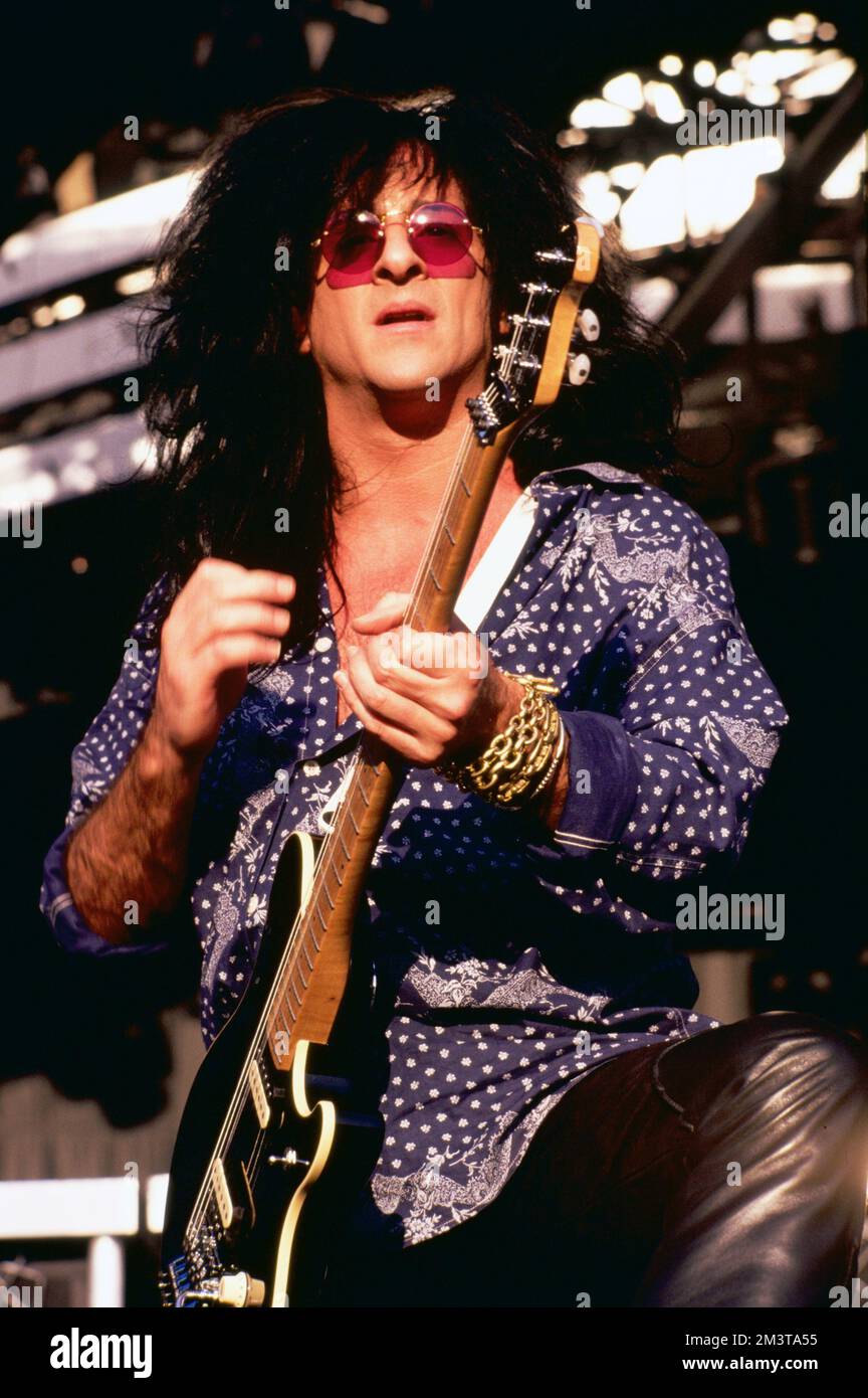 Steve stevens guitarist hi-res stock photography and images - Alamy