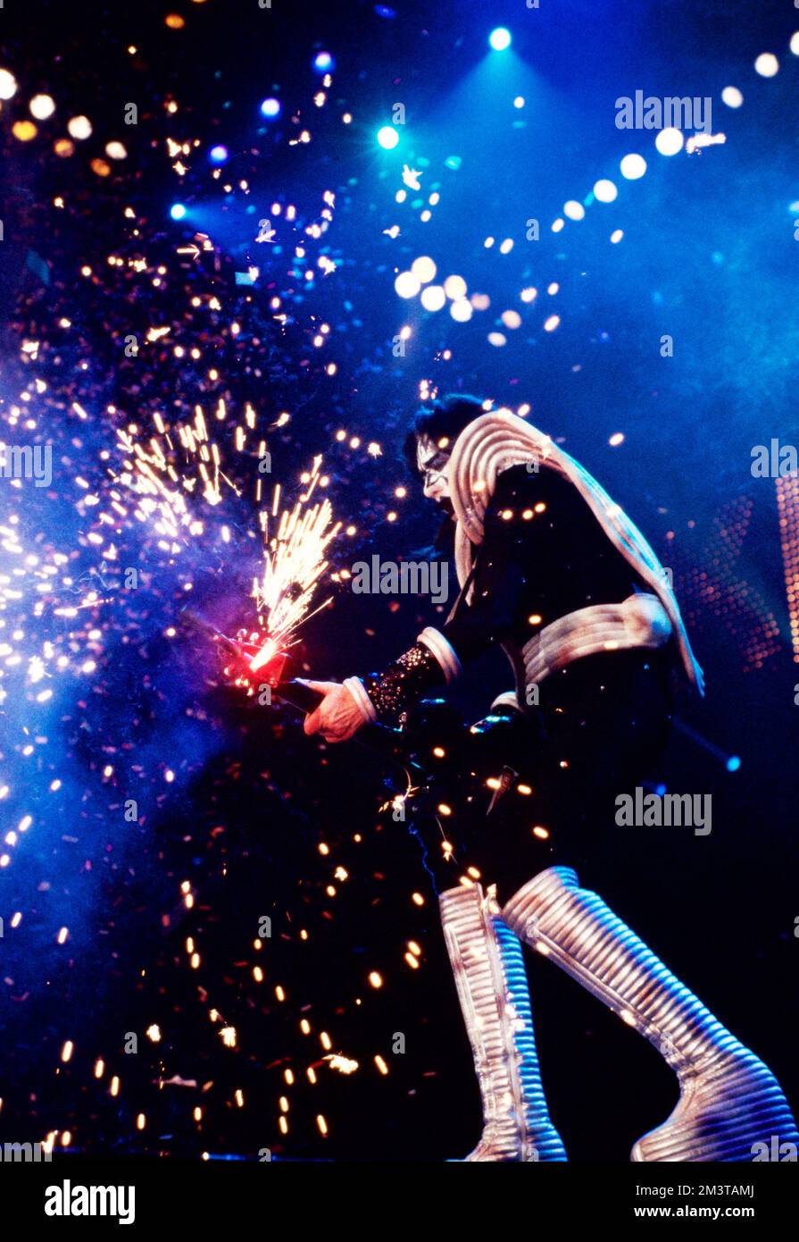 Kiss guitarist hi-res stock photography and images - Alamy