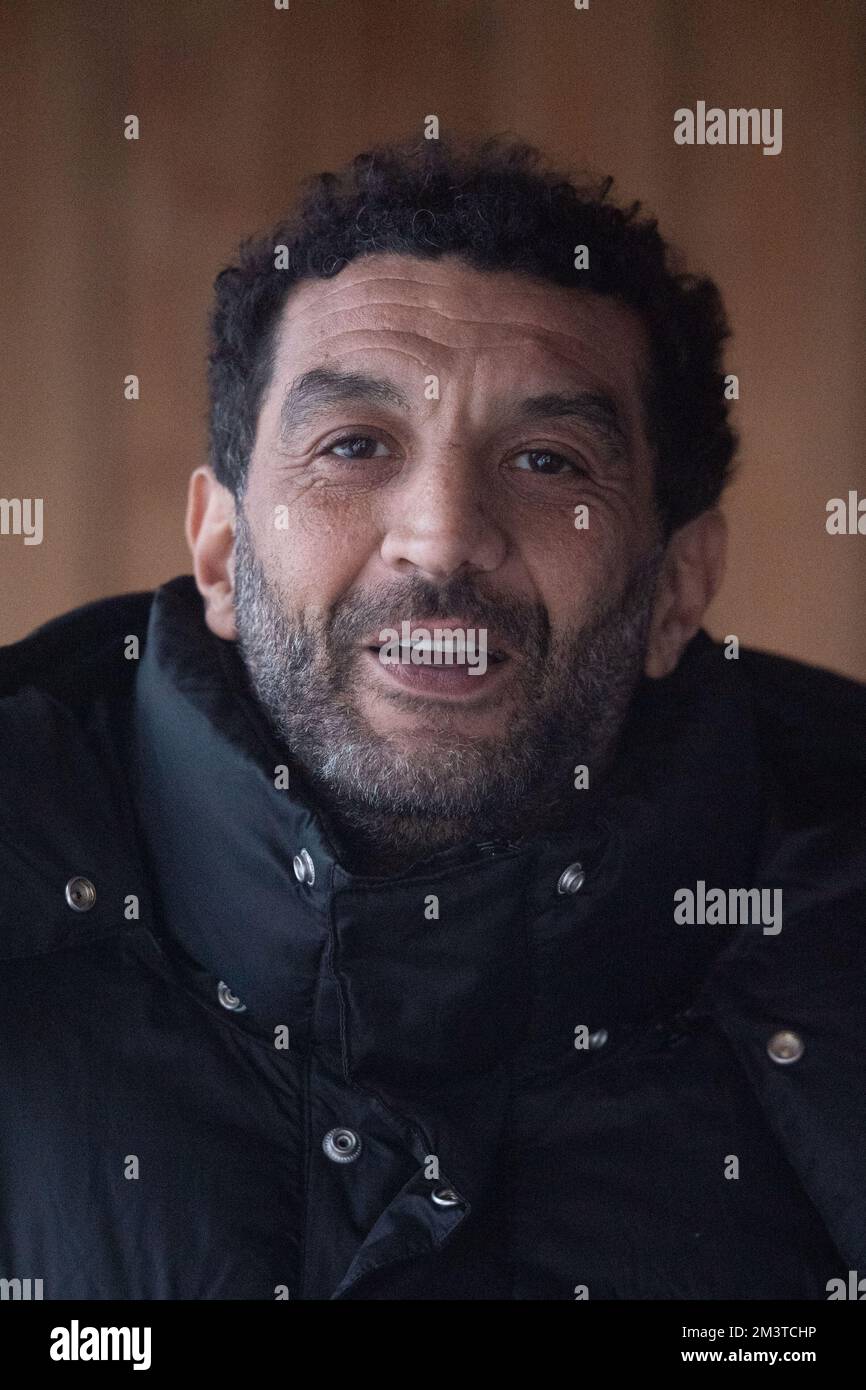 Ramzy Bedia attending a portrait session for the movie Toi Non Plus Tu ...