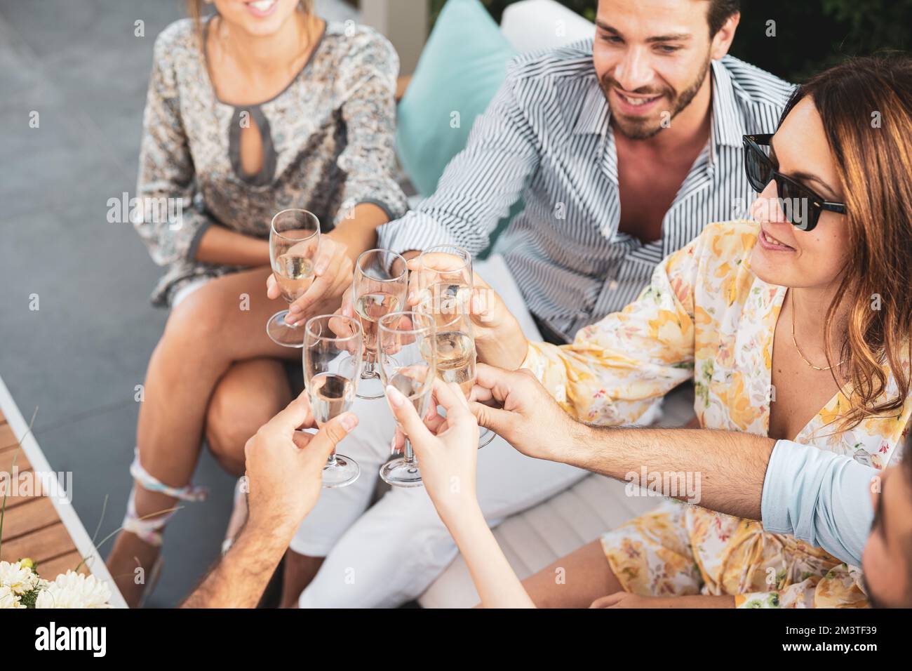 Wedding hands toasting hi-res stock photography and images - Alamy