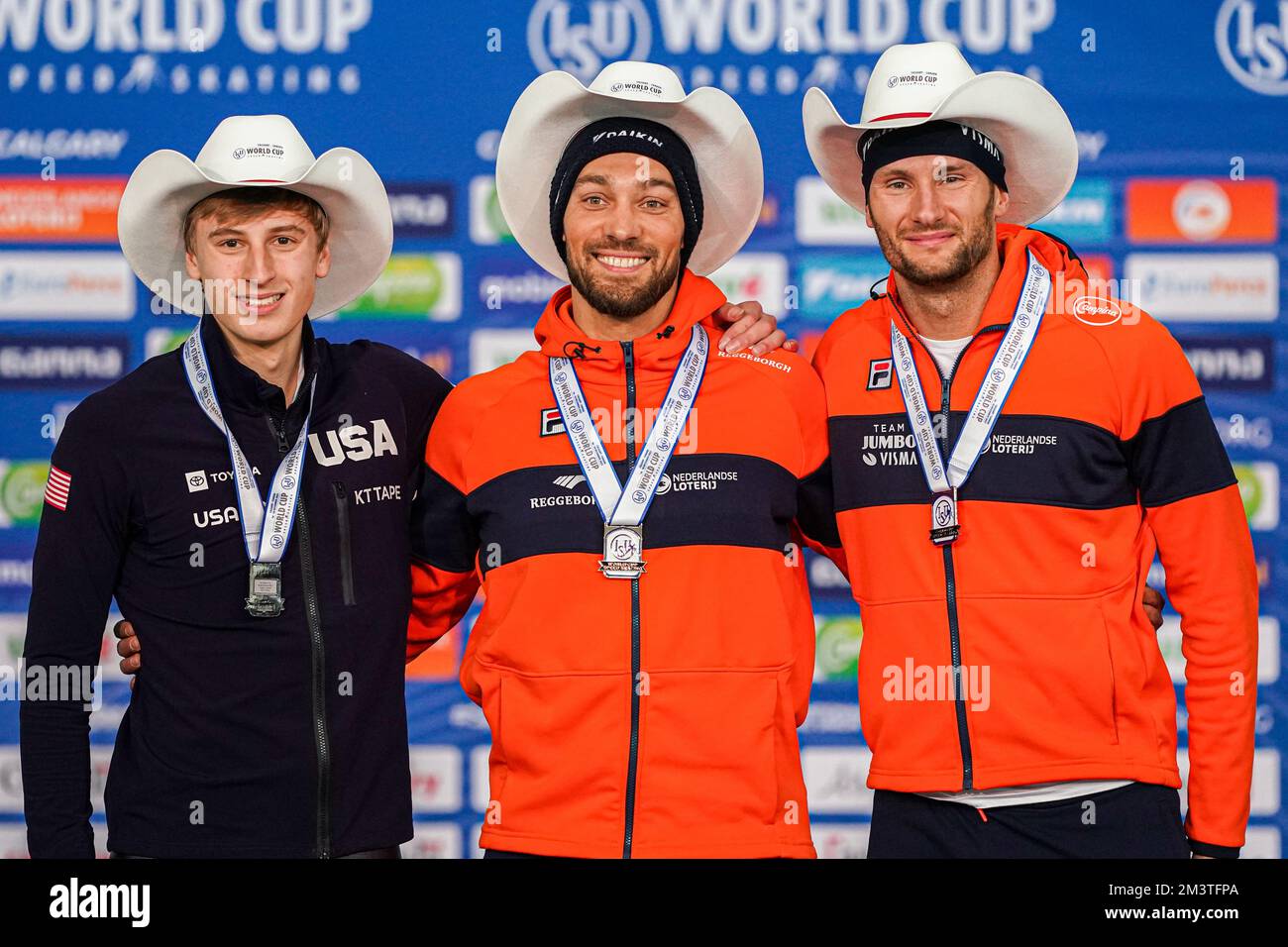 Mens a group 500m trophy ceremony hi-res stock photography and images ...