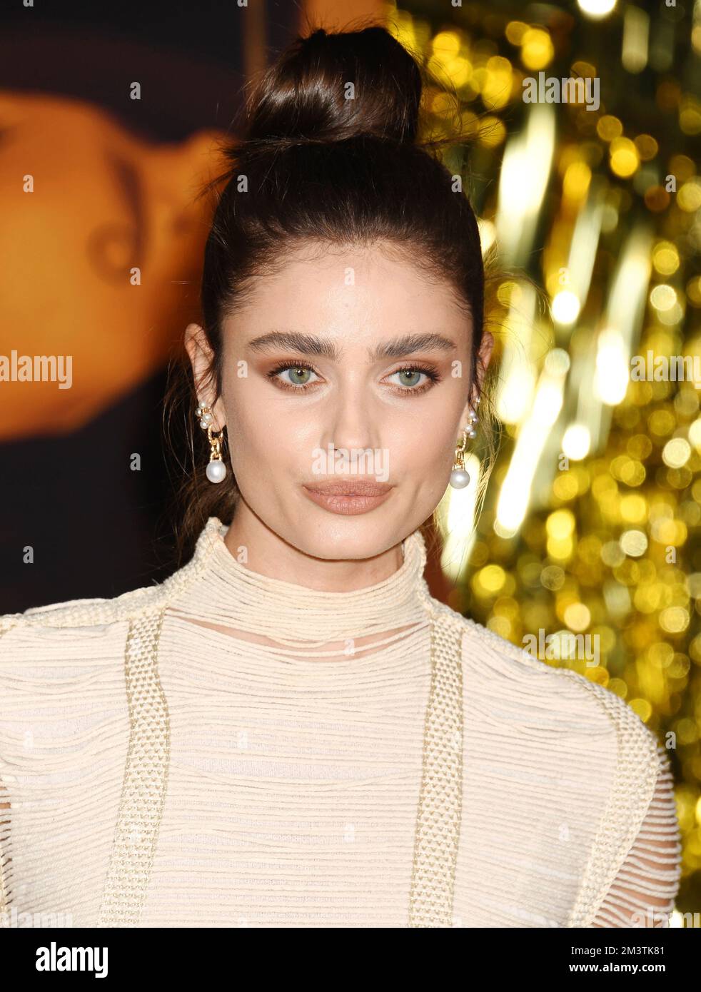 LOS ANGELES, CALIFORNIA - DECEMBER 15: Taylor Hill attends the Global ...