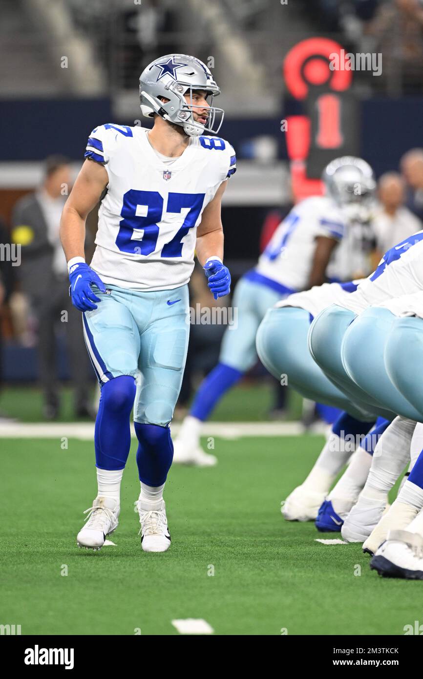 Arlington, Texas, USA. 11th Dec, 2022. Dallas Cowboys tight end JAKE ...