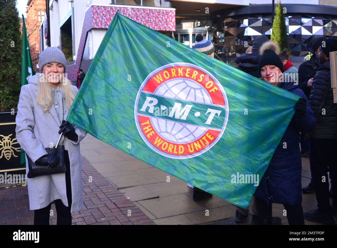Striking rail workers at Piccadilly Station, Manchester, England ...