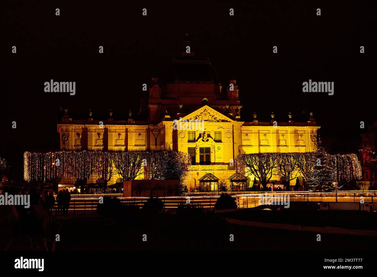 Zagreb, Croatia - December 8, 2022: Christmas Advent in city. Skating ...