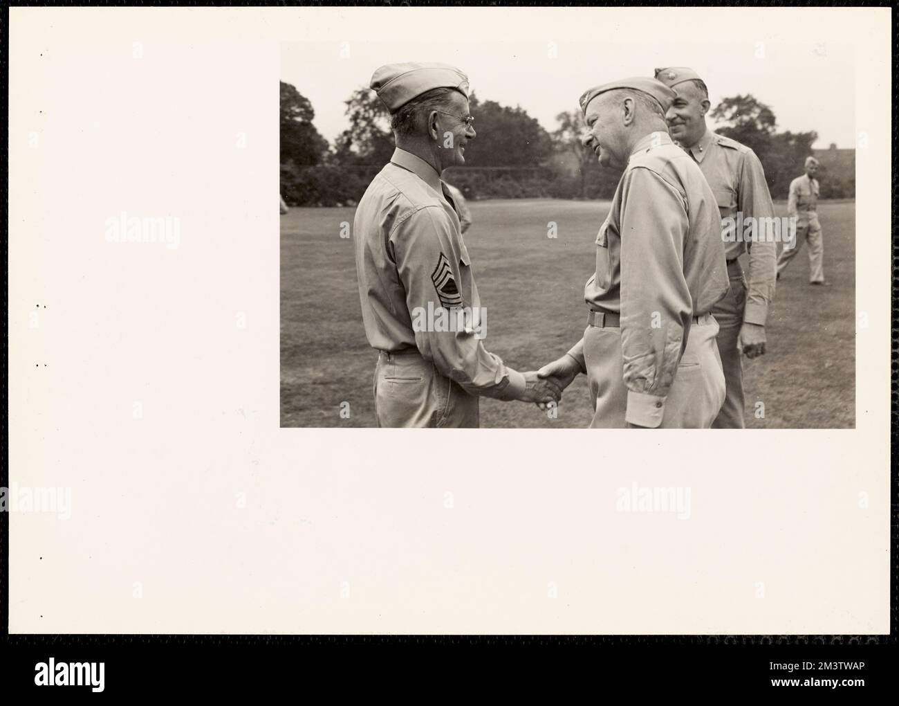 Soldiers shaking hands , Soldiers, Watertown Arsenal Mass.. Records of ...