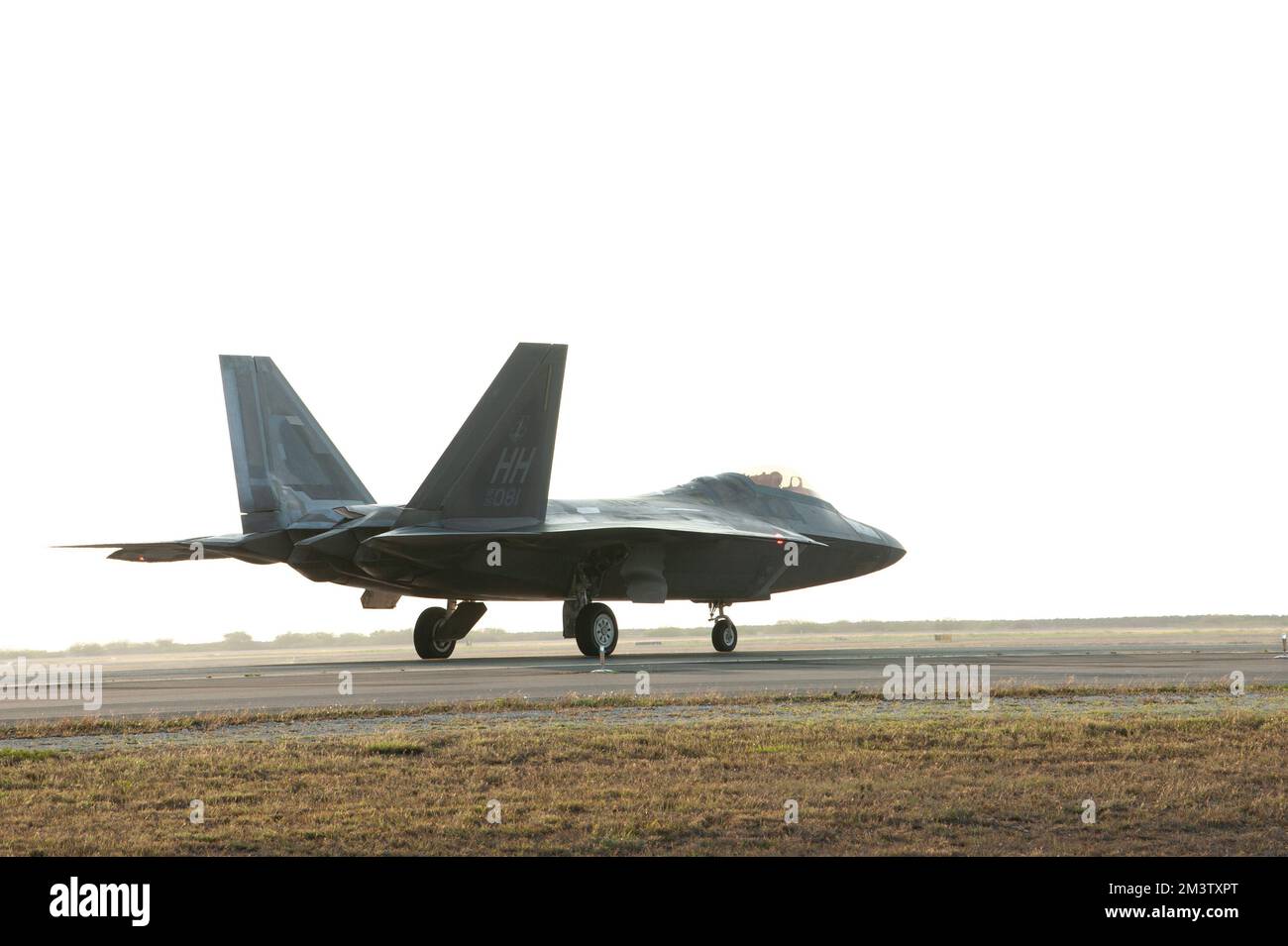 A U.S. Air Force F-22 Raptor, operated by the 199th and 19th Fighter ...