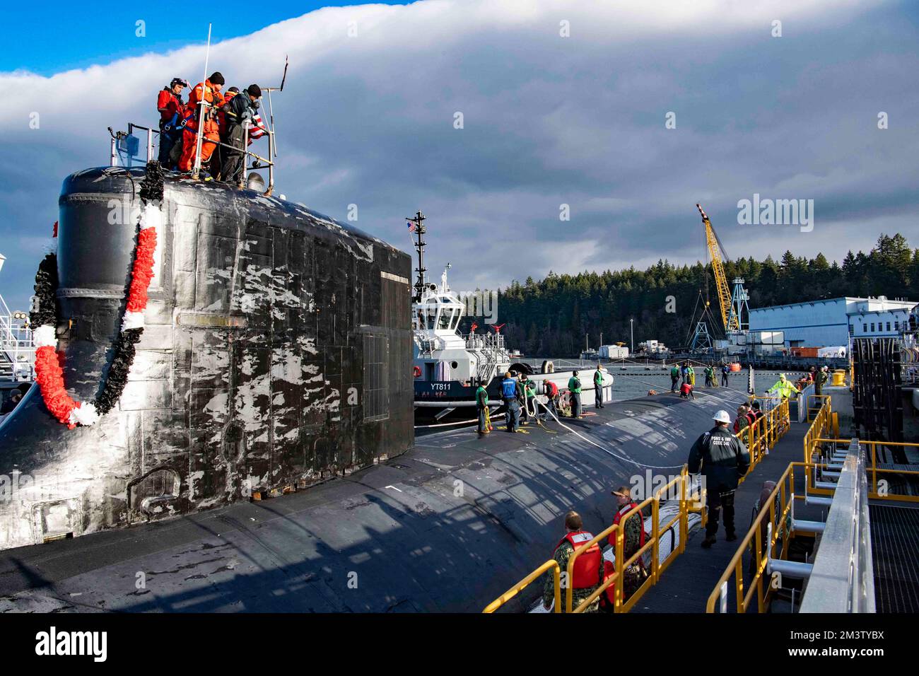 The Seawolf-class fast-attack submarine USS Seawolf (SSN 21) returns home to Naval Base Kitsap ...