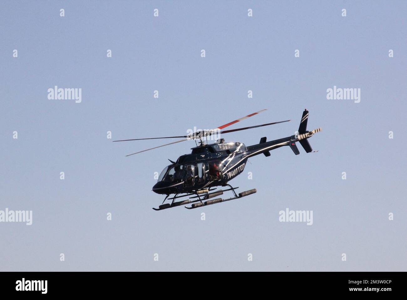 407 bell helicopter hi-res stock photography and images - Alamy
