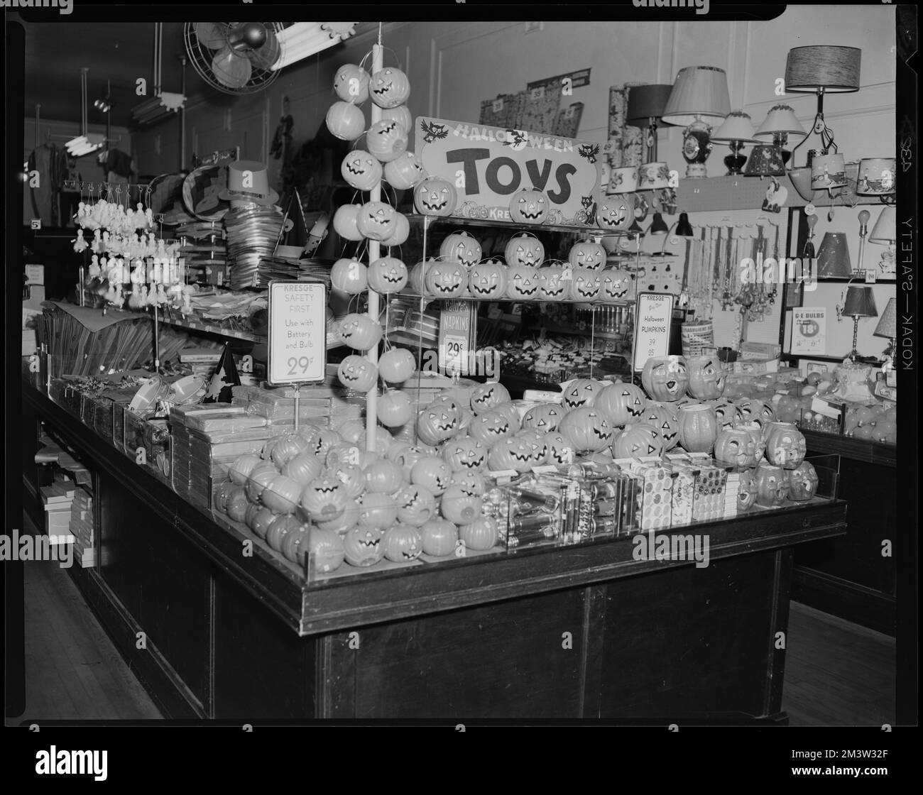 S.S. Kresge Co. 684 Centre St., Jam. Plain, Mass. , Jack-o-lanterns ...