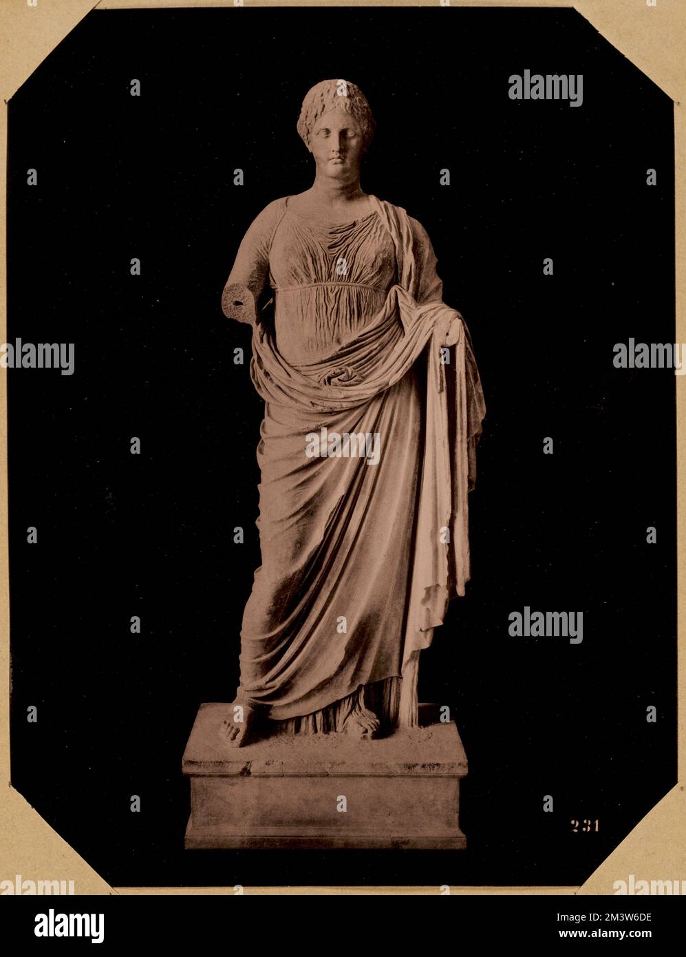 Statue colossale de Themis, trouvée à Ramnus , Antiquities, Sculpture ...