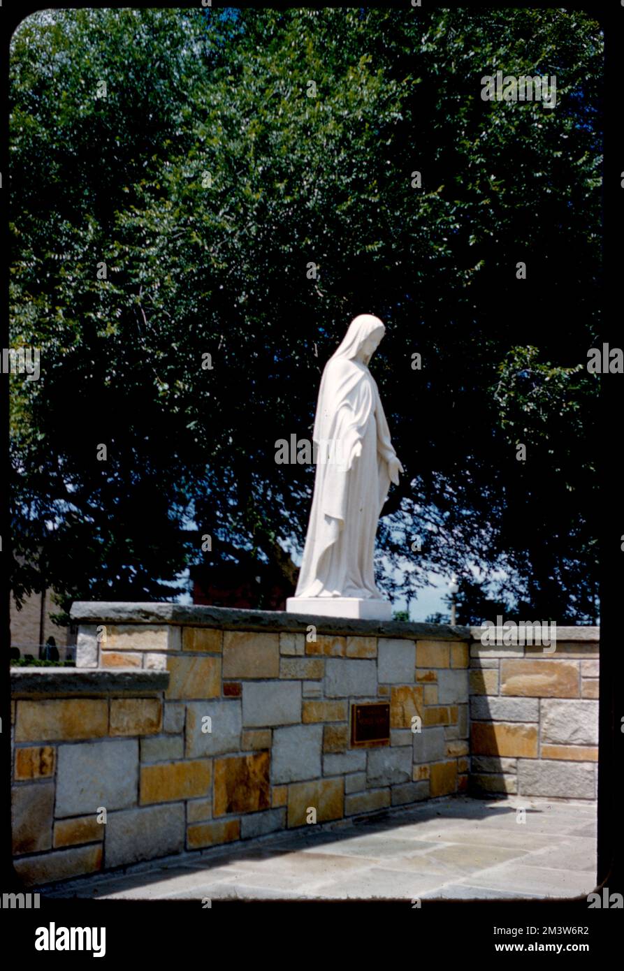 St edmund sculpture hi-res stock photography and images - Alamy