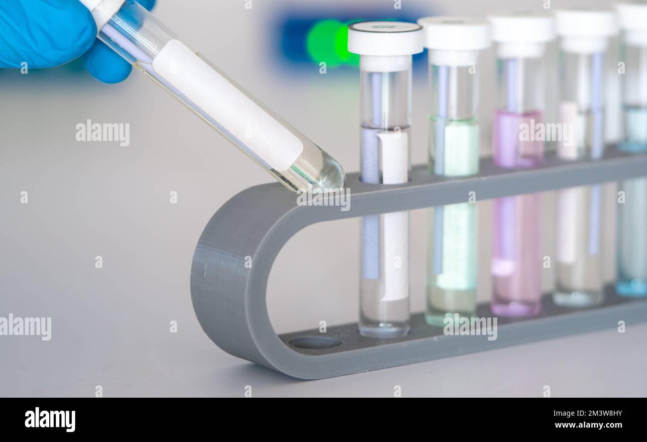 Laboratory empty test tube hi-res stock photography and images - Alamy