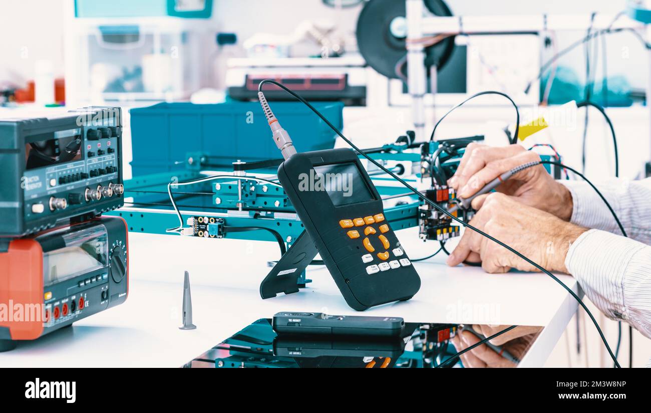 Electronic measurements hi-res stock photography and images - Alamy